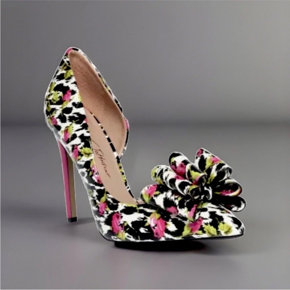 Betsey Johnson | Shoes | Betsey Johnson Pumps | Poshmark
